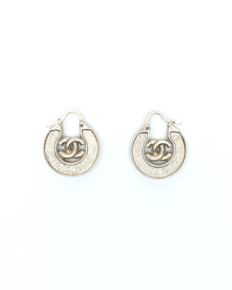 Vintage Chanel CC Earrings - A Retro Tale - SB001165