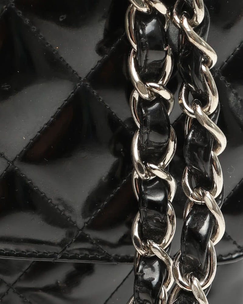 Vintage Chanel Classic Patent Jumbo Single Flap Bag - 845-21404