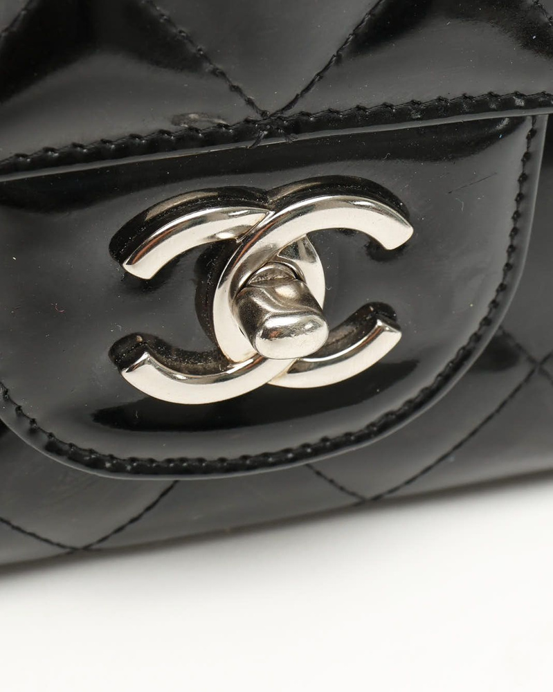 Vintage Chanel Classic Patent Jumbo Single Flap Bag - 845-21404