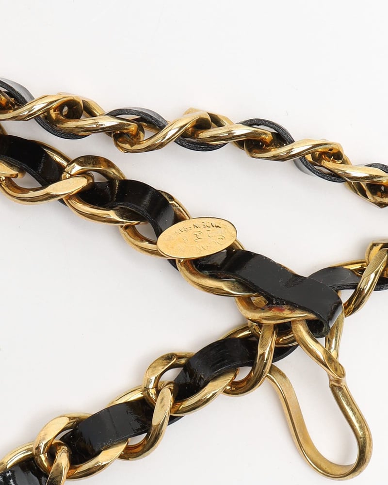 Vintage Chanel Coco Mark kedjeskärp - A Retro Tale