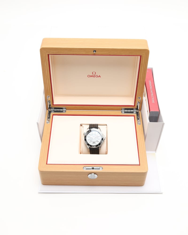 Vintage Omega Seamaster Diver 300M 42mm Ref. 210.32.42.20.01.001