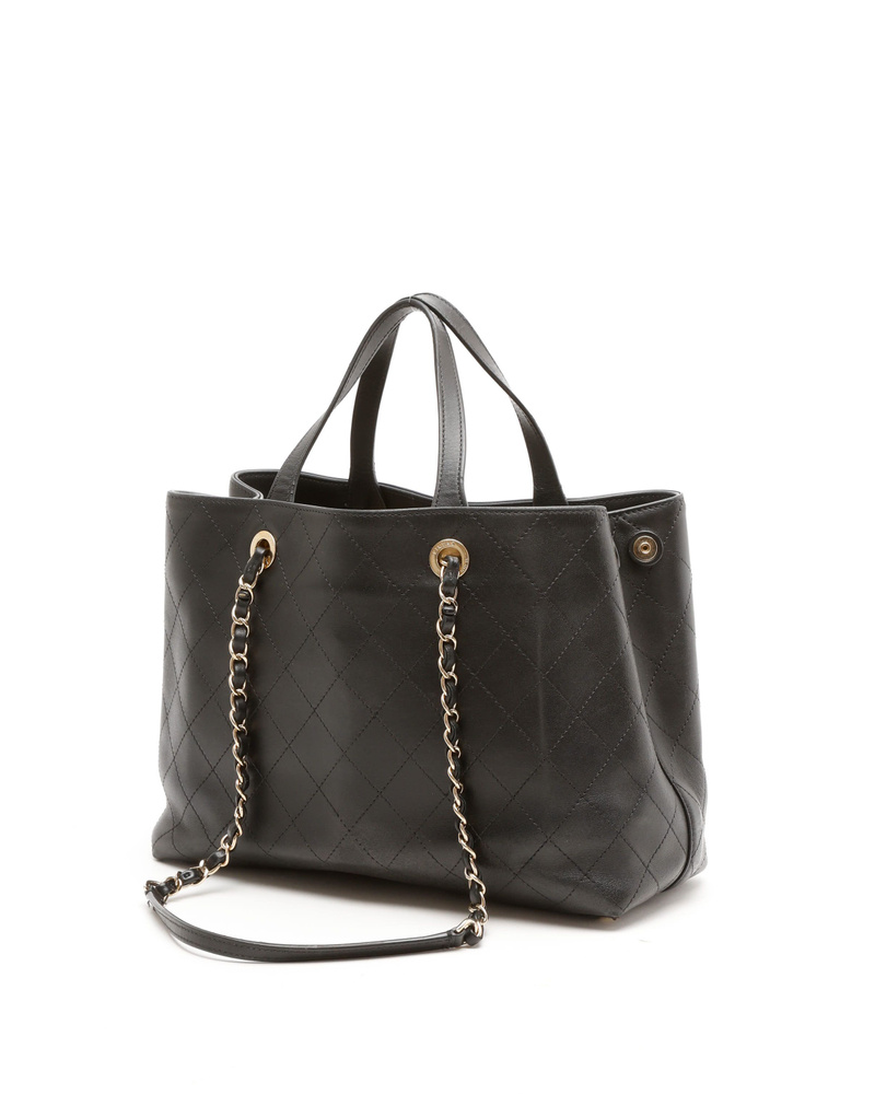 Vintage CHANEL Large Serial Shopper Tote Taschen - A Retro Tale