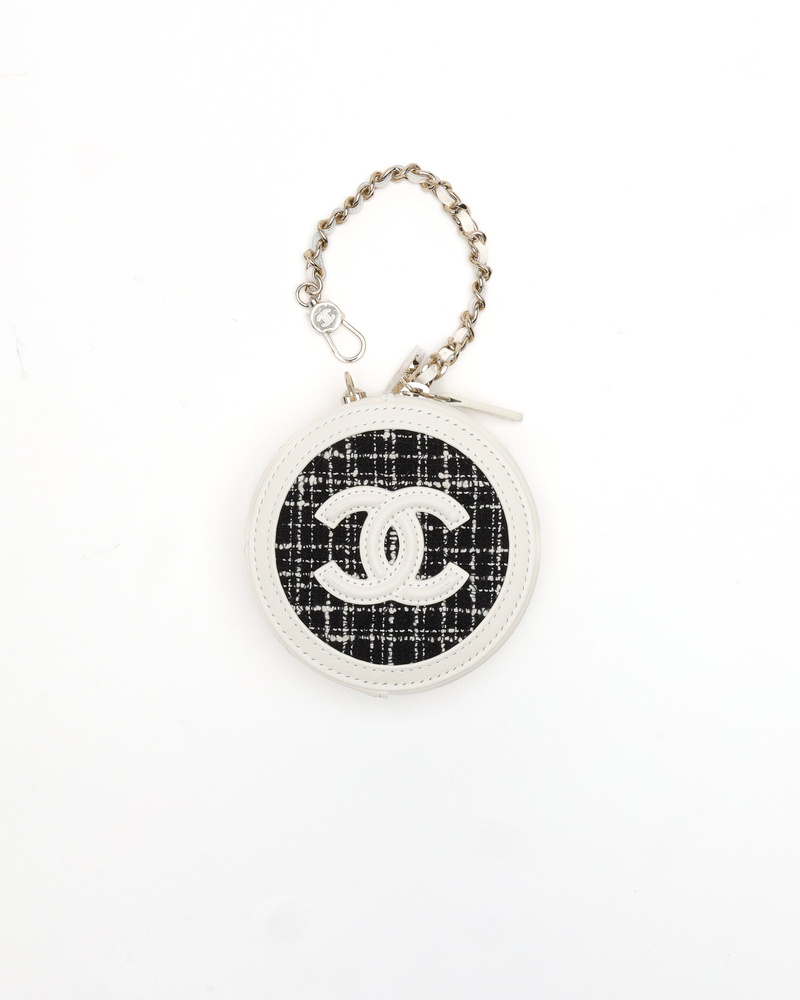 Vintage Chanel Quilted Round Tweed Pouch SB002335 - A Retro Tale