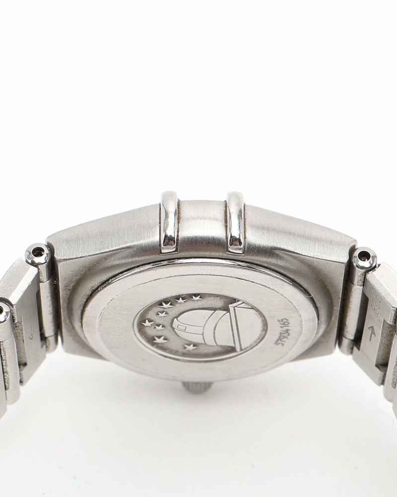 Vintage Omega Constellation 22mm Quartz Watch - A Retro Tale