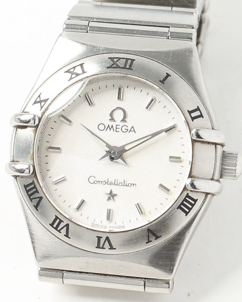 Vintage Omega Constellation 22mm Quartz Watch - A Retro Tale