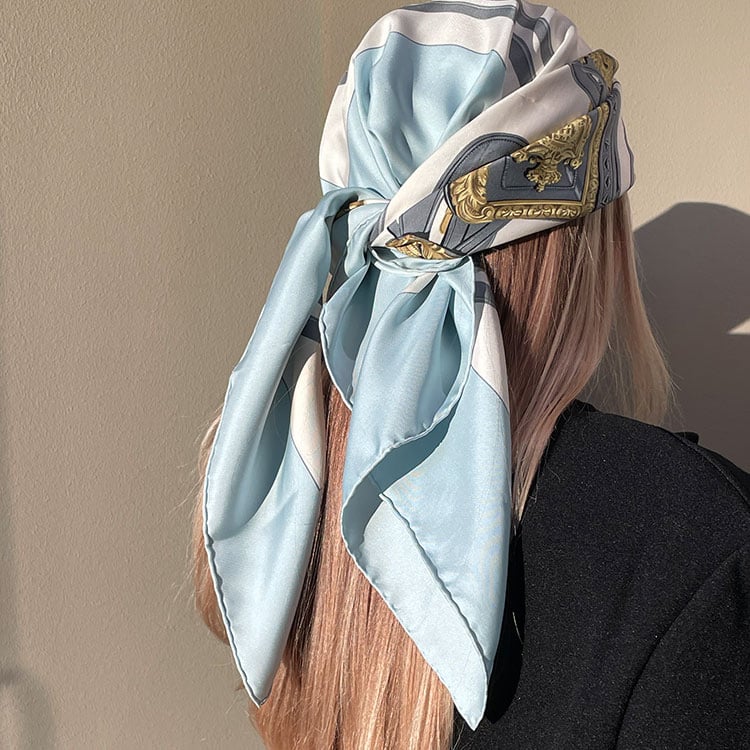 Exclusive Vintage & Second-Hand Fashion | A Retro Tale